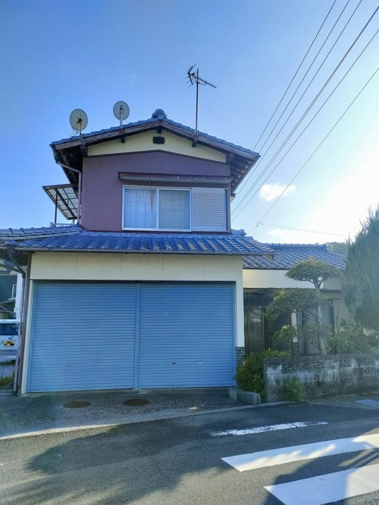 【値下げ】愛南町城辺 売戸建て住宅 3LDK 498万円 城辺小・中学校近くで津波浸水想定区域外の車庫付きの売家 空き家バンク登録物件 | 有限会社千寿 不動産部ホームページ